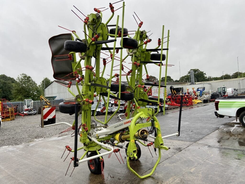 CLAAS Volto 1100 Tedder | Russell's