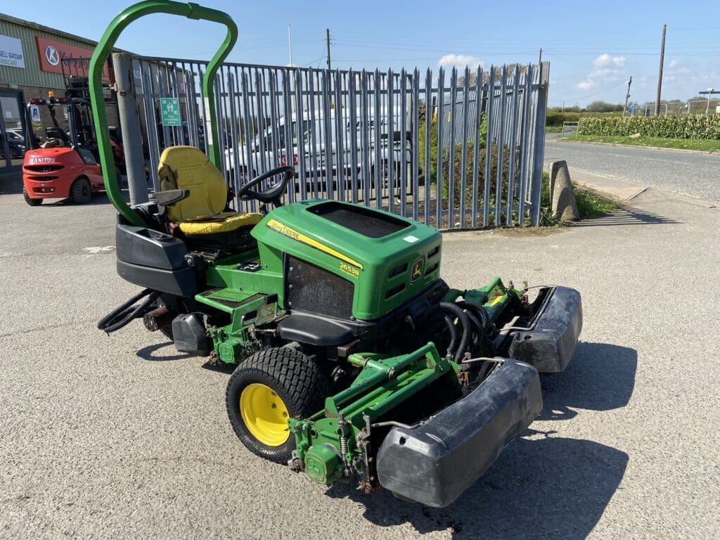 John Deere 2653B Precision Cut Mower | Russell's