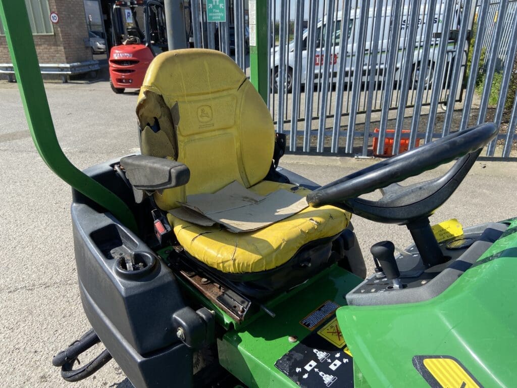 John Deere 2653B Precision Cut Mower | Russell's