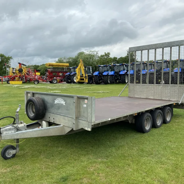 Graham Edwards BT4514T Beavertail Trailer | Russell's