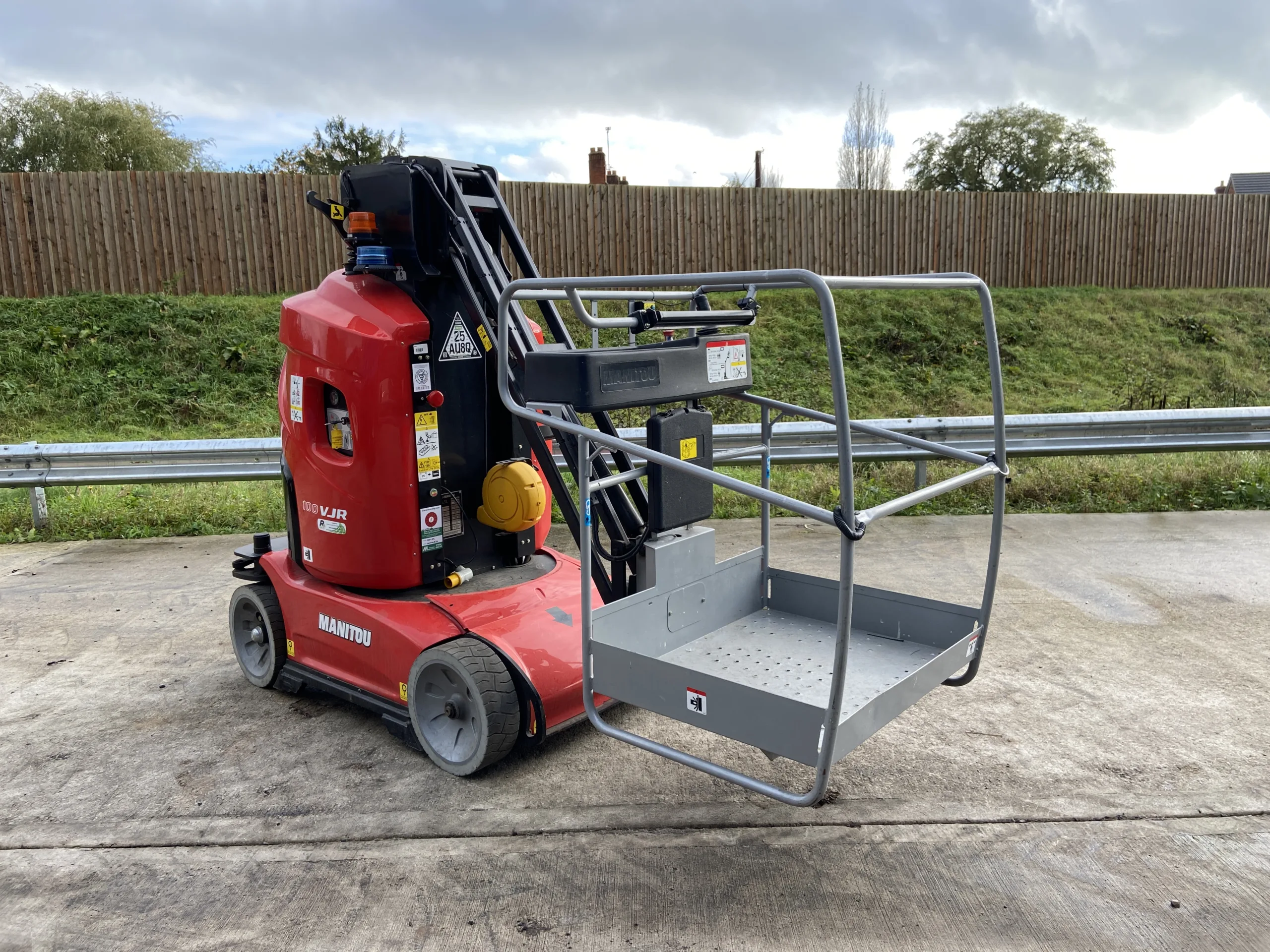 Manitou 100VJR Access Platform | Russell's