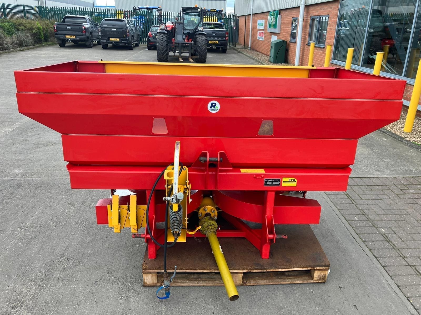 KRM DZ Elite Fertiliser Spreader | Russell's