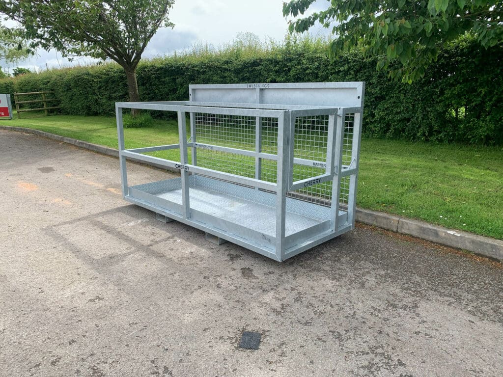 NEW Cherry Product 8′ Man Basket/ Work Platform For Sale | Russell's
