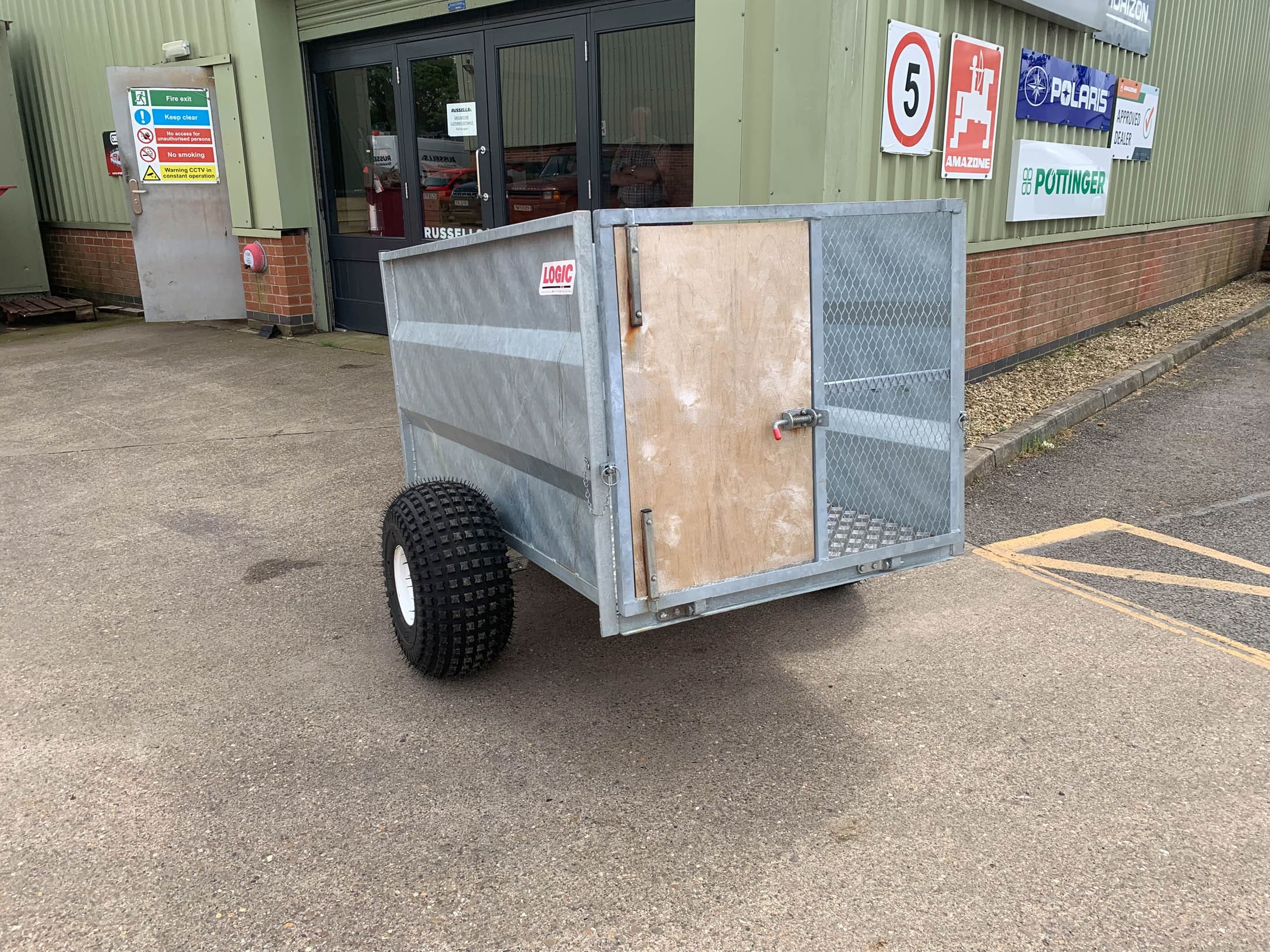 NEW Logic SST 458 Trailer For Sale | Russell's