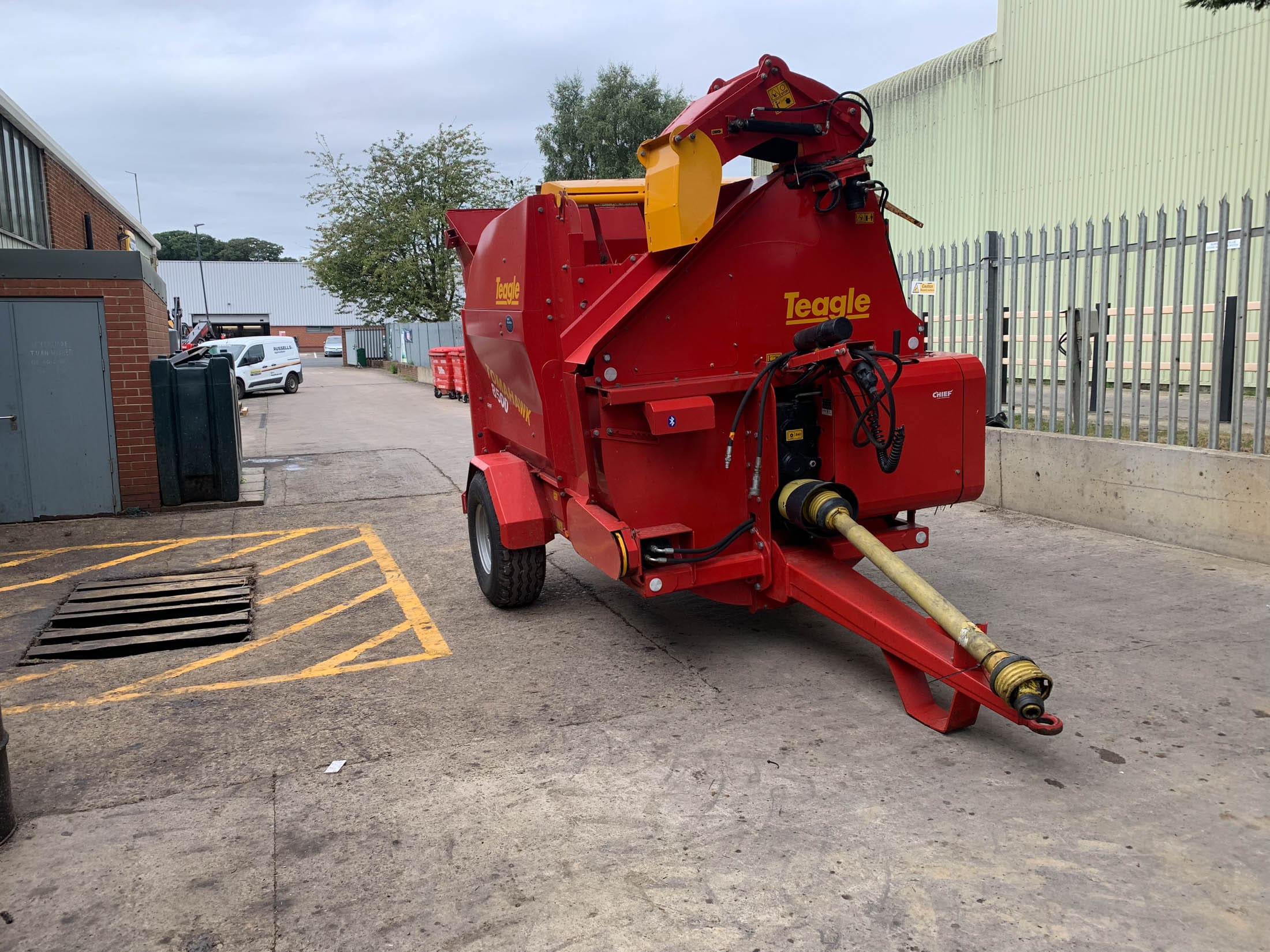 USED Teagle Tomahawk 8500 Bedder/ Feeder For Sale | Russell's