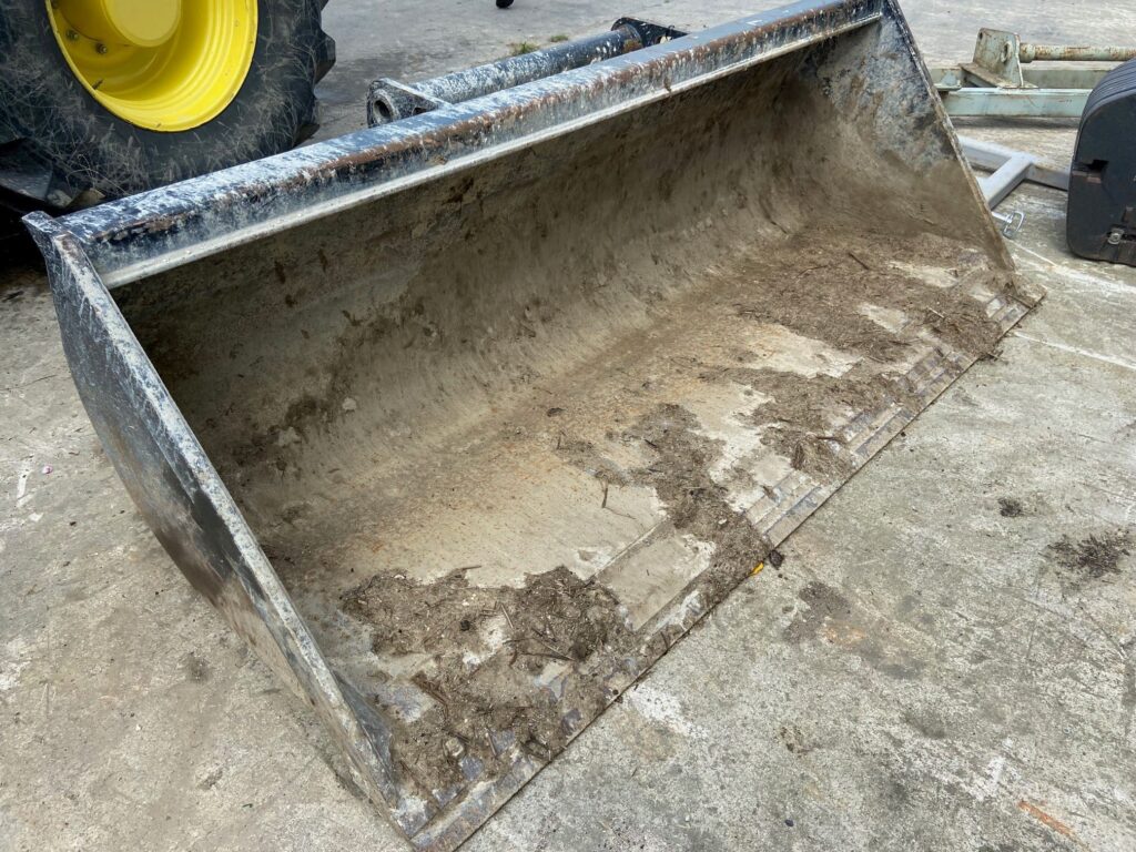 Strimech 7ft 6″ Bucket | Russell's