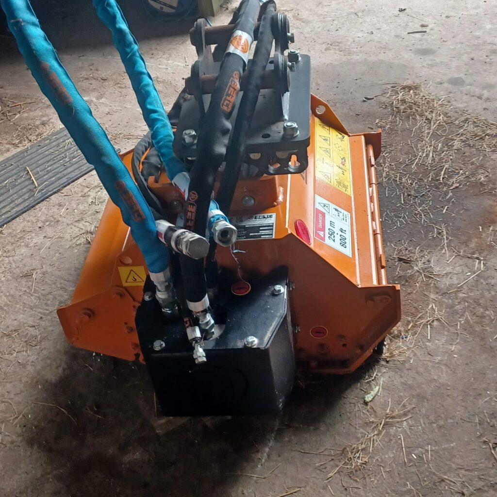 Teagle GKR/SB Digger Mounted Flail Mower | Russell's