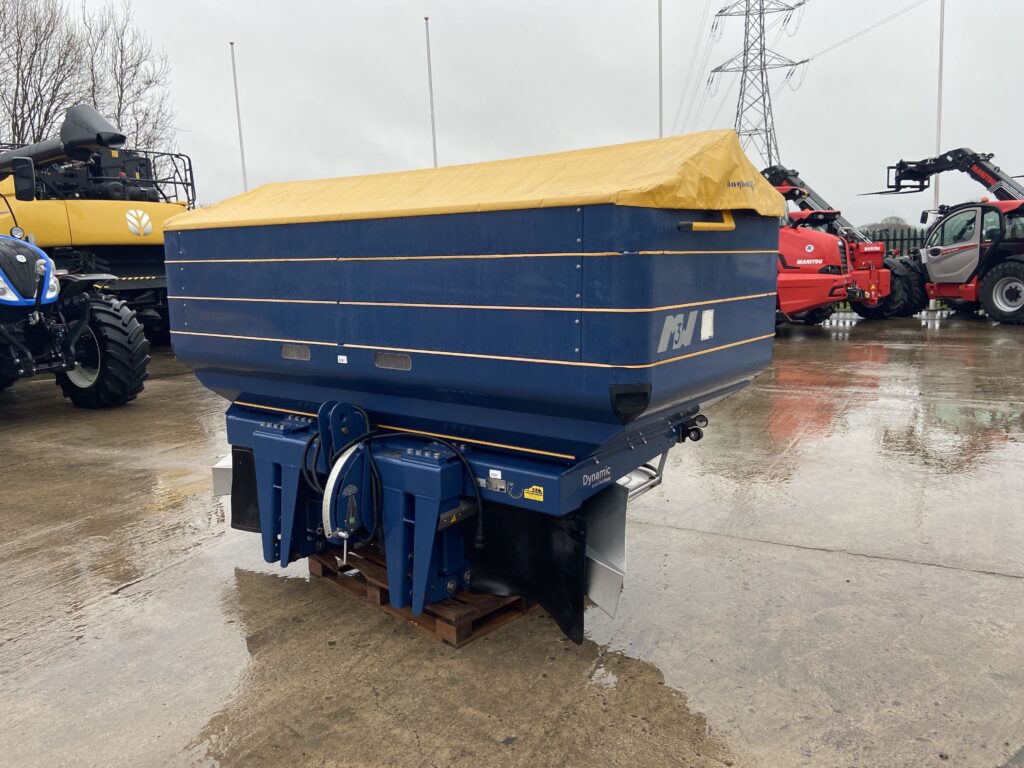KRM M35W Fertiliser Spreader | Russell's