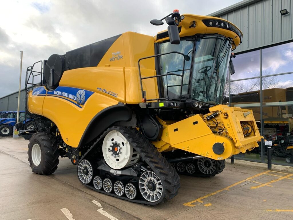 New Holland CR8.90 Combine Harvester | Russell's