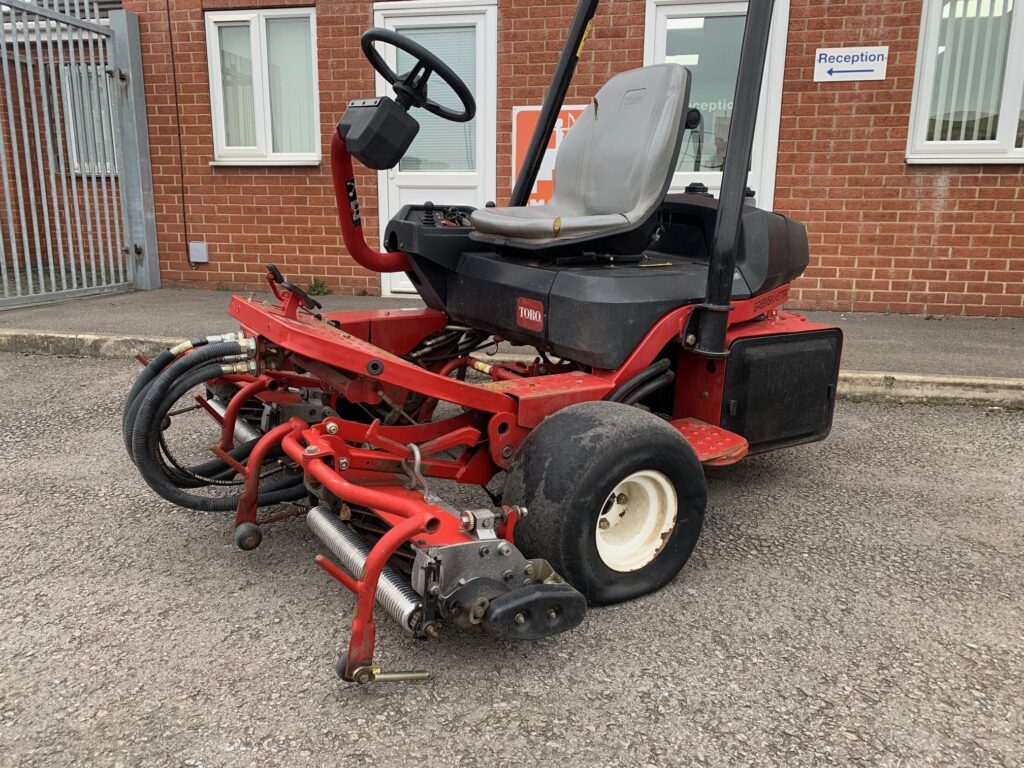 Toro GR3250 Triple Mower | Russell's