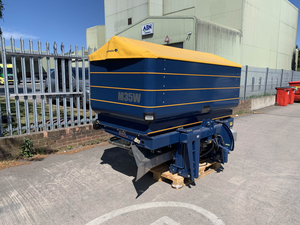 NEW KRM M35W Fertiliser Spreader For Sale | Russell's