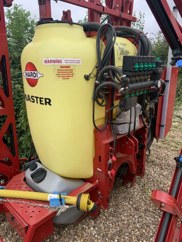 NEW Hardi Master 1000 12 Metre Mounted Sprayer For Sale | Russell's