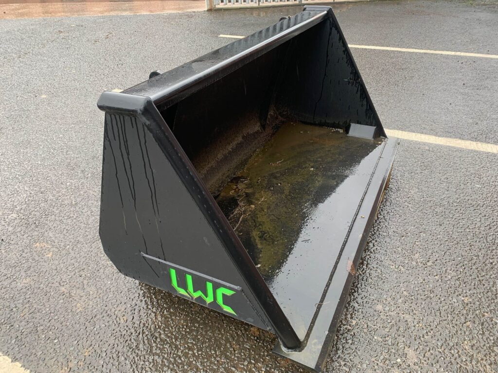 NEW LWC 5FT Bucket For Sale | Russell's