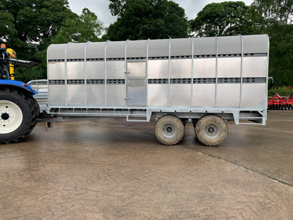 NEW Bateson 20ft Cattle Trailer For Sale | Russell's