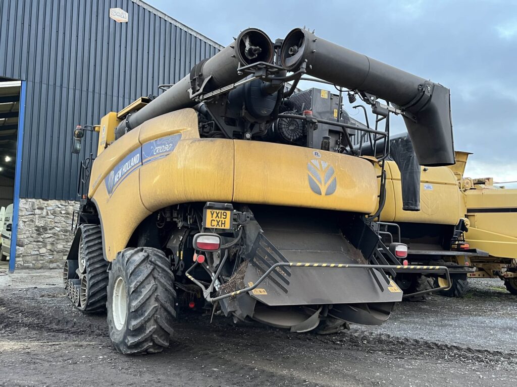 USED New Holland CR10.90 Combine Harvester For Sale | Russell's