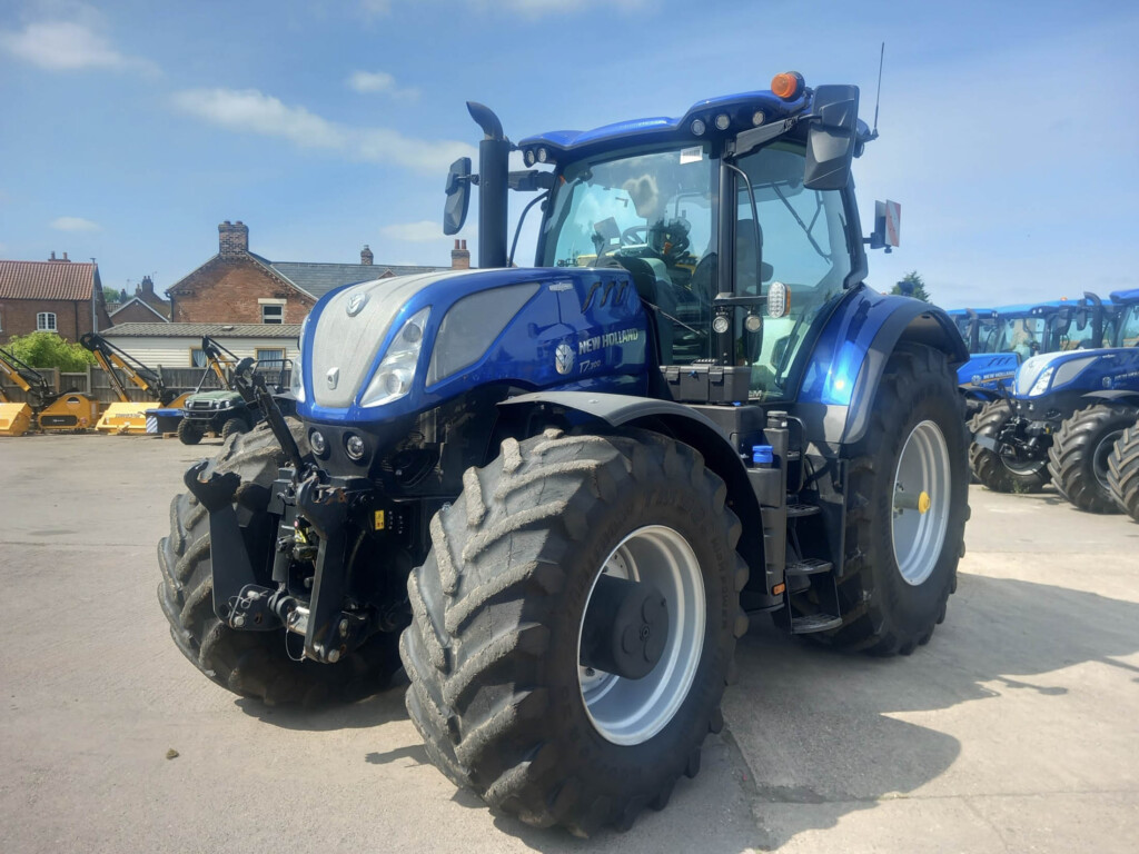 New Holland T7.300 HD Tractor For Sale | Russell's