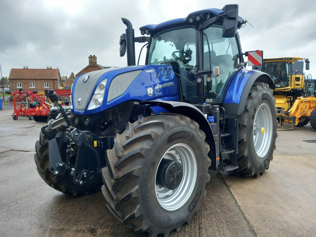 New Holland T7.300 Tractor For Sale | Russell's